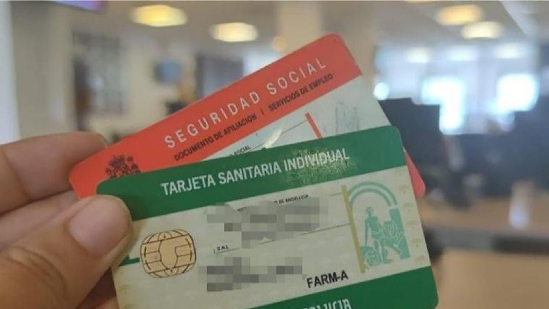 Andalucía starts to roll out new health cards in the region | Sur in ...