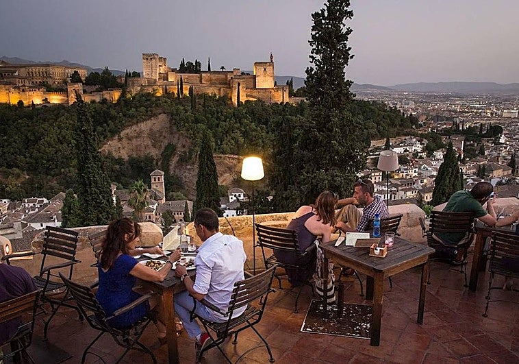 The restaurant in Granada whose prices have gone viral: 'We are in a ...