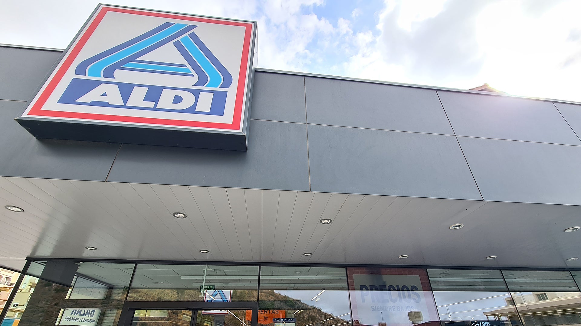 German supermarket chain Aldi announces another new store on the Costa ...