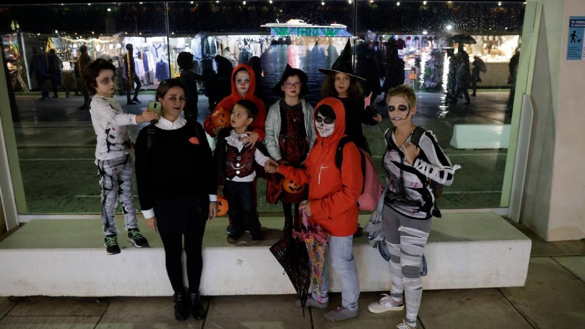 Pumpkins, ghouls and things that go bump in the night | Sur in English