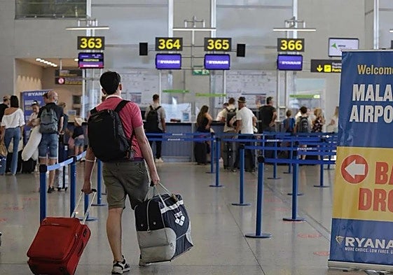 Ryanair faces bumpy ride in Spain as ground handling staff call strikes ...