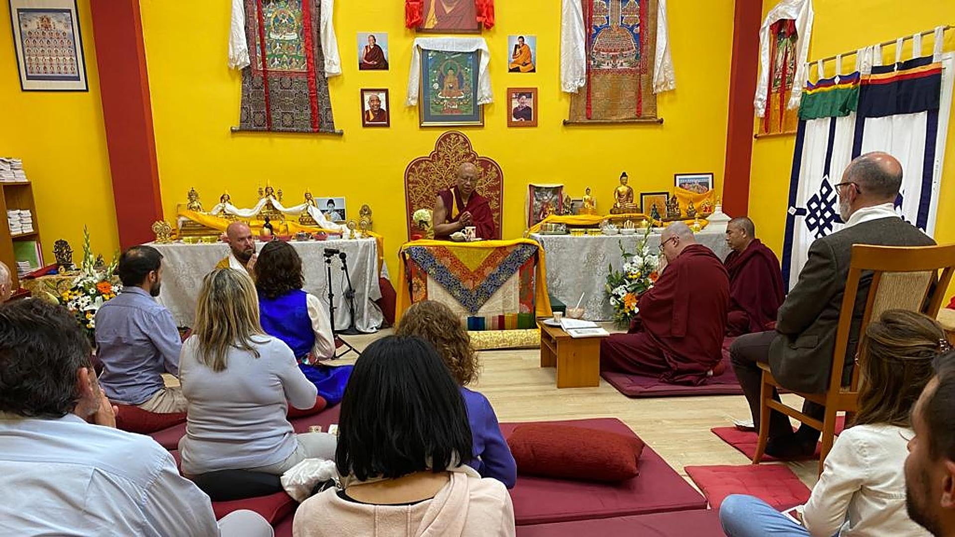 El lama tibetano Jhado Tulku Rimpoché visita El Campello para bendicir ...