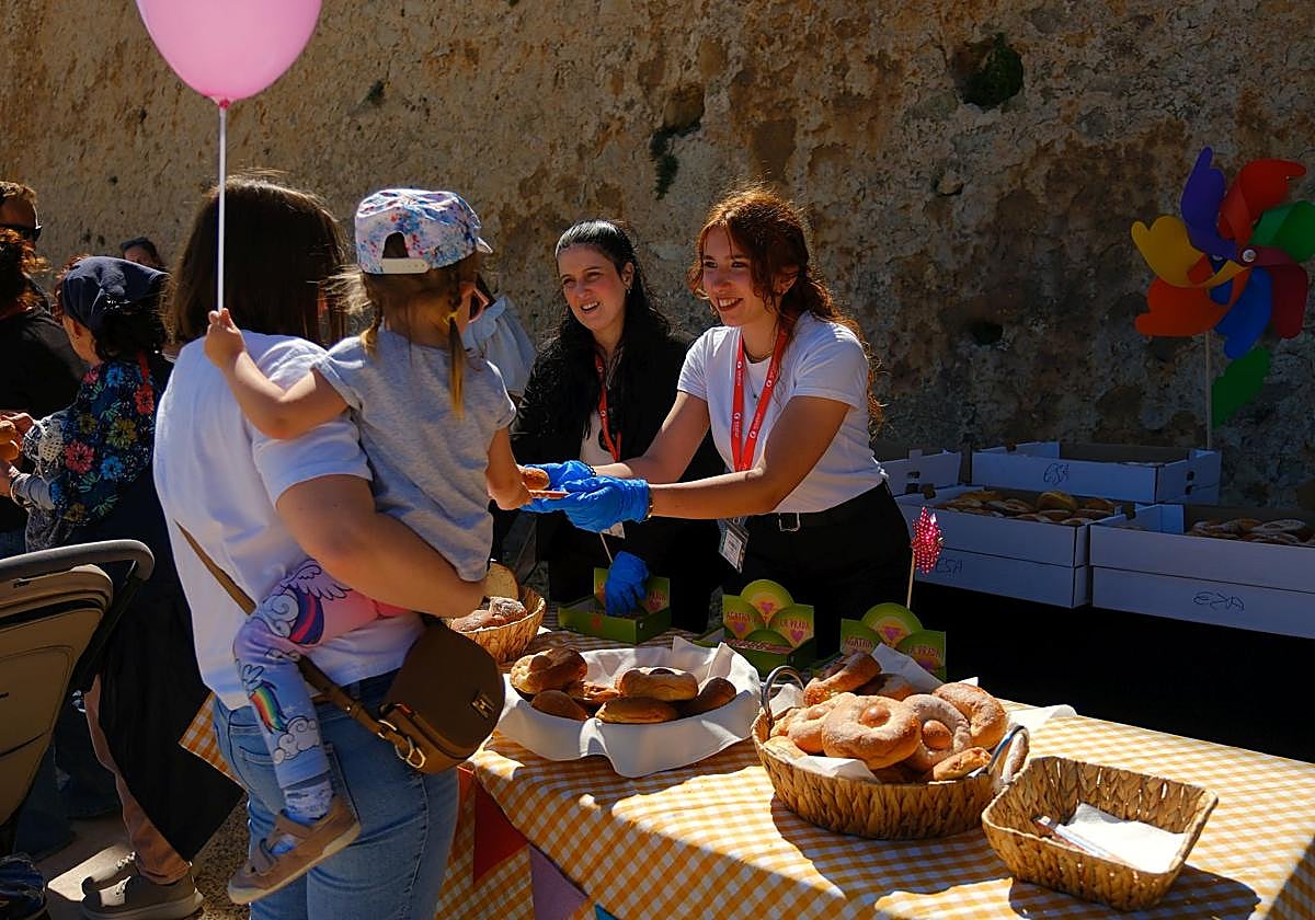 LUNES PASCUA ALICANTE | El castillo de Santa Bárbara de Alicante vive ...